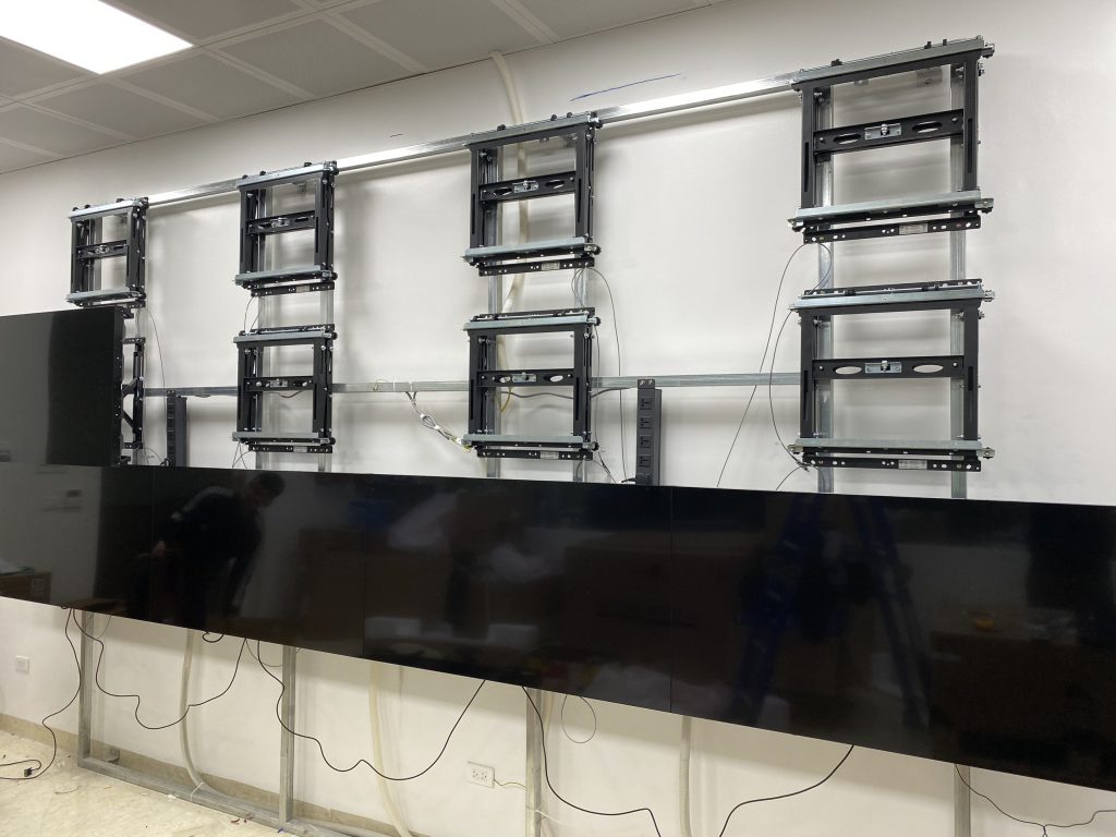 Giá treo màn hình ghép Pop-Out BTECH 8310